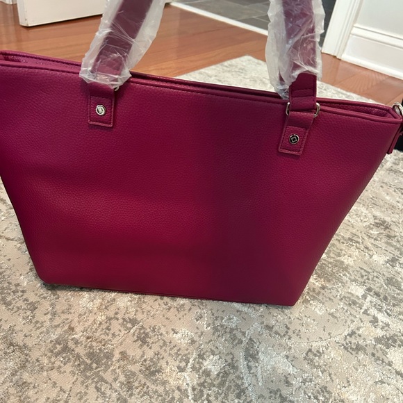 thirty-one | Bags | Thirtyone Red Tote Bag With Structured Design ...
